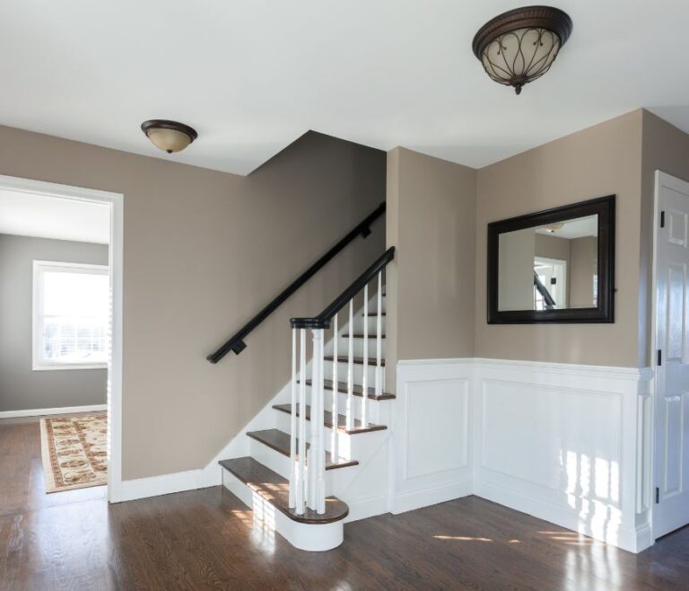 Difficulty climbing stairs: how to overcome it? | Stannah